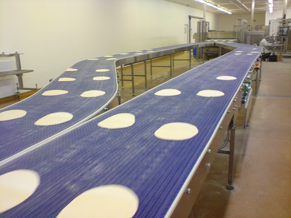 Pizza on S.101 Radius Belt Double line of S.101 plastic modular radius ...